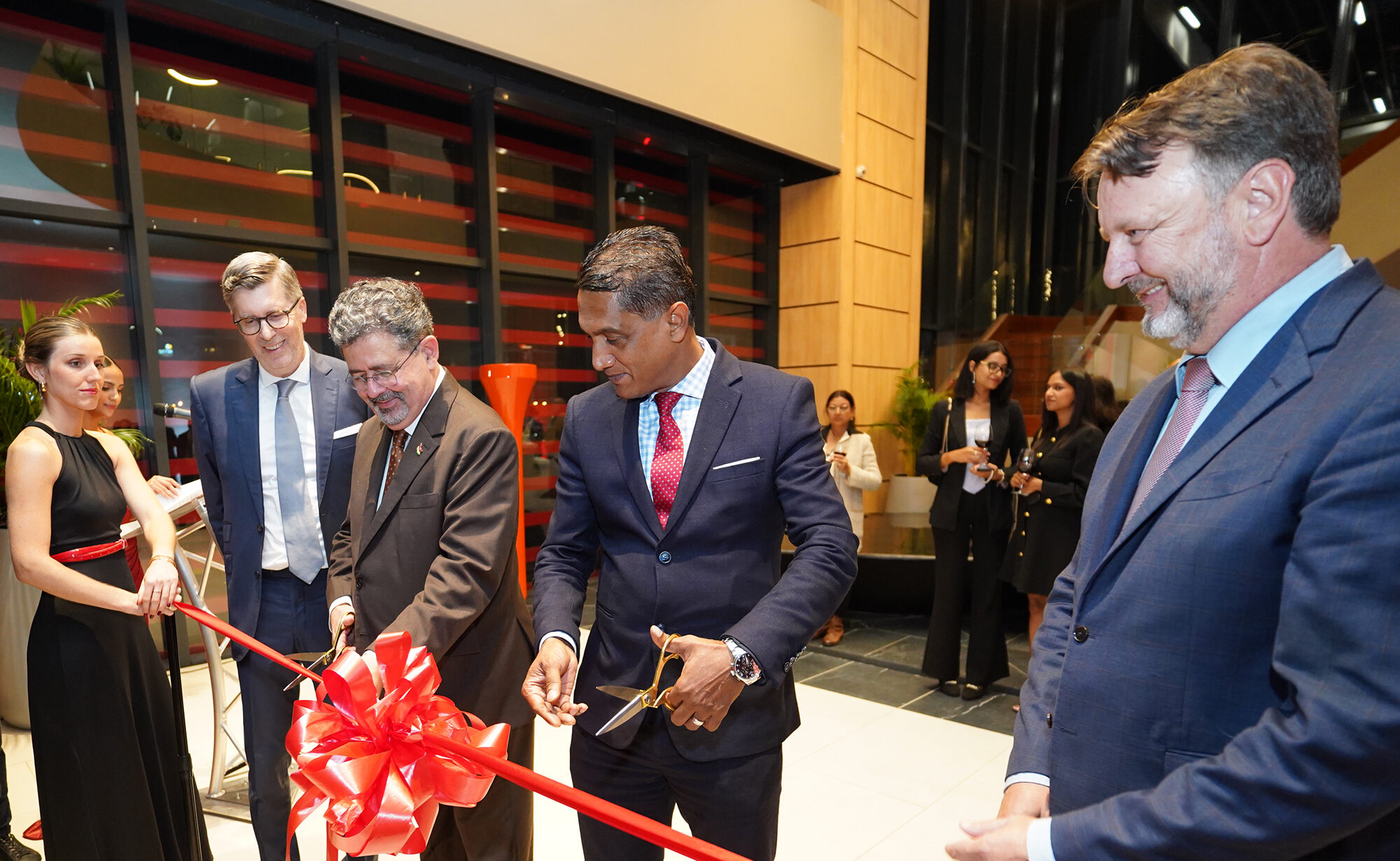 Afrasia inaugure son nouveau QG - Eco Austral